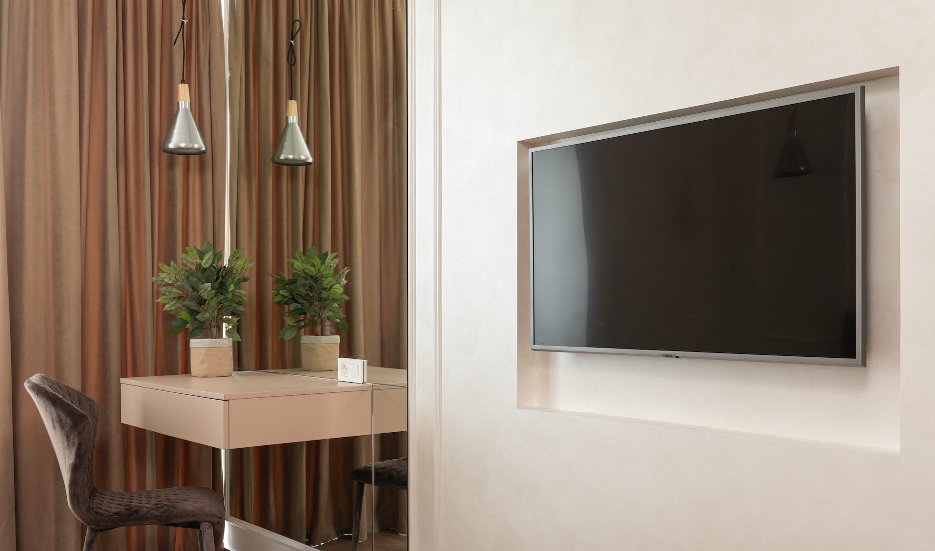 Hotel IPTV | Experts Arabia Specialized Systems